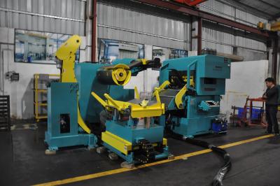Cina 3 in 1 livellamento a macchina del servo del piatto di Nc del rotolo della bobina raddrizzatore dell'alimentatore completamente automatico in vendita