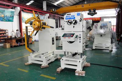 China Automatische van de de Voedergelijkrichter van de Luchtrol van de het Materiaallengte de Stempel Hoge Precisie Te koop