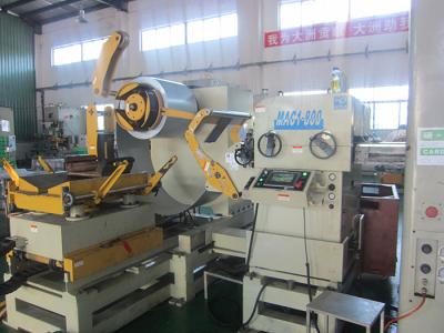 China Van de de Gelijkrichtersvoeder van NC Decoiler van de de Transmissiestempel Servo Mechanische de Verwerkingstechnologie Te koop