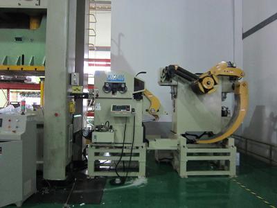 China Zwaar Materieel van het het Voermateriaal van de Rekpers het Bladmetaal die Automatisering lossen Te koop