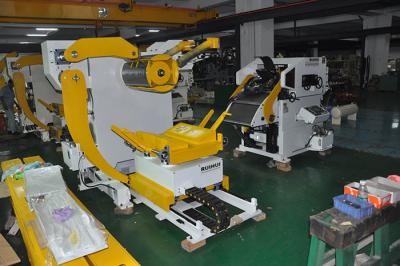 China Nivelación del sellado del tanque de agua del acero inoxidable del dispositivo del alimentador de la prensa de sacador en venta