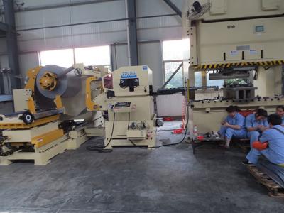 China Material Rack Sheet Metal Decoiler Linearizer , Steel Coil Straightener for sale