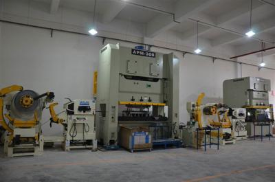 China Pneumatic Feeder Punching Sheet Metal Decoiler Automatic Straightening Machine for sale
