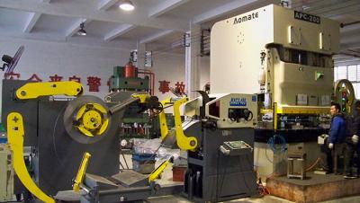 Cina Certificazione a macchina di raddrizzamento di iso del CE della struttura di Nc del servo alimentatore materiale del rotolo in vendita