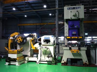 China High Speed Gear Feeder Sheet Metal Feeding Accuracy 12 Months Warranty for sale