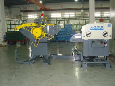 Cina Tonnellata pneumatica Decoiler, alimentatore automatico di Uncoiler 22 della bobina del metallo di Antivari di short in vendita