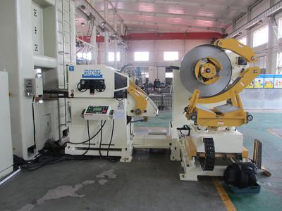 中国 コイルの送り装置のストレートナのローディングのトロリーを押す金属の物質的なロール 販売のため