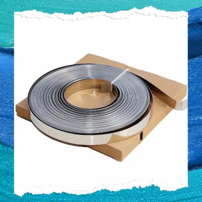 Cina 10-600mm Bright Cold Rolled Steel Strip With ±0.02mm Tolerance in vendita