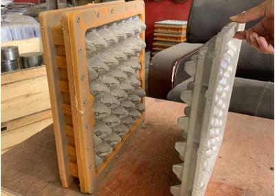 China Het kleine van de het Papierafvalpulp van 1000pcs Ei Tray Machine Fully Automatic Te koop