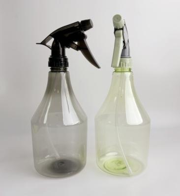 China 600ml Home Water Spray Blue/Green Plastic Trigger Sprayer Transparent Bottle for sale