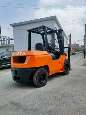 Cina Potente motore diesel 5 tonnellate Toyota carrello elevatore usato 3 tonnellate 3,5 tonnellate carrello elevatore in vendita