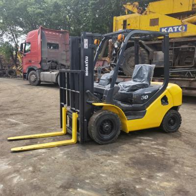 Cina Fonte di alimentazione manuale 3 tonnellate Komatsu FD30 carrello elevatore per operazioni fluide in magazzino in vendita