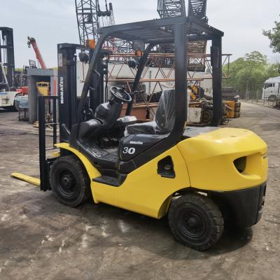 Cina Fonte di alimentazione manuale 3 tonnellate Komatsu FD30 carrello elevatore per operazioni fluide in magazzino in vendita