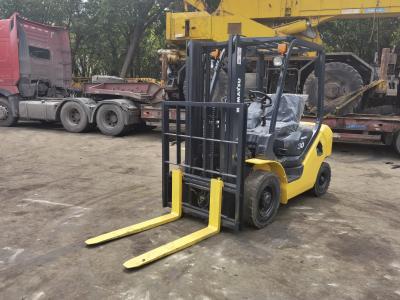 Cina Fonte di alimentazione manuale 3 tonnellate Komatsu FD30 carrello elevatore per operazioni fluide in magazzino in vendita