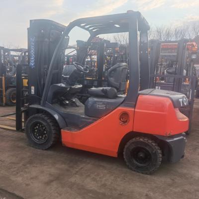 Cina 2.5 tonnellate Toyota Forklift FD30 per la movimentazione dei materiali Anno 2012 Stampa in vendita