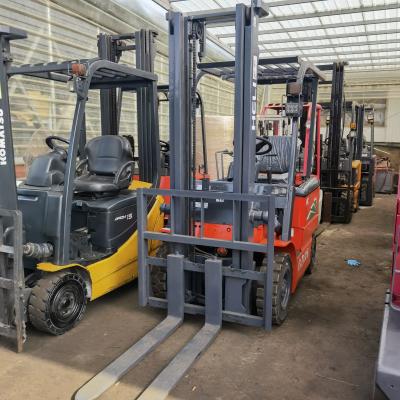 Cina 18000 kg Peso Arancione Piccolo carrello elevatore con tre fasi di spostamento laterale del palo e prestazioni in vendita