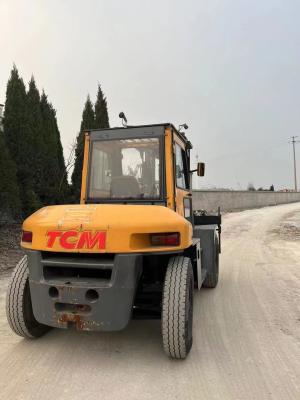 Cina 8 tonnellate di carrello elevatore TCM FD80 a Shanghai con dimensioni di routine e larghezza di forcella in vendita