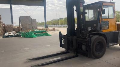 Cina 8 tonnellate di carrello elevatore TCM FD80 a Shanghai con dimensioni di routine e larghezza di forcella in vendita