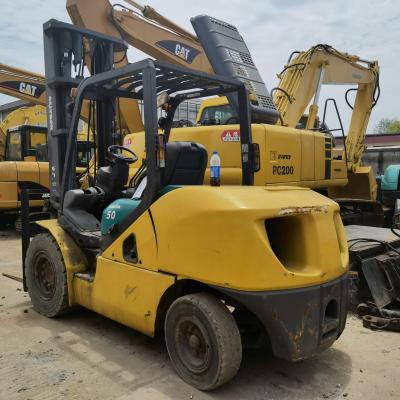 中国 5トンのフォークリフト コマツー FD50-10 FD50-7 FD50 手動電源と良好な状態 販売のため