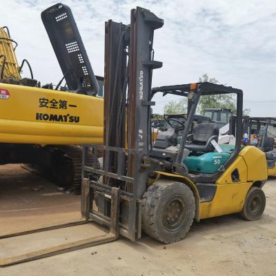 Cina 5 tonnellate di carrelli elevatori Komatsu FD50-10 FD50-7 FD50 con fonte di alimentazione manuale e in buone condizioni in vendita