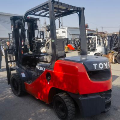 Cina TOYOTA 8F30 7F30 FD30 carrello elevatore a motore diesel con lunghezza di forchetta di 4,5 m e albero a 3 fasi in vendita