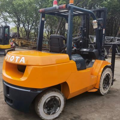 中国 中古トヨタ 4トン 4.5トン 5トン ラジエーターフォークリフト ディーゼルフォークリフト トラック FD40 FD45 FD50 販売のため