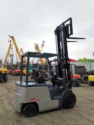 中国 TCM FB30 3トンの小型電気フォークリフト 1.5トンの2トンの3.5トンのパフォーマンスフォークリフト 販売のため