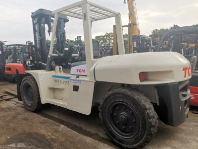 Cina 10 tonnellate di carrelli elevatori TCM FD100 con motore diesel a Shanghai Giappone negozi di abbigliamento e abbigliamento in vendita