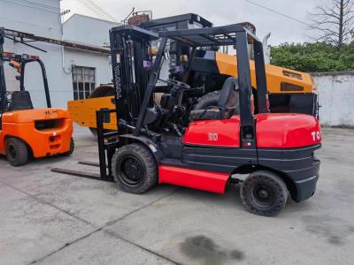 Cina 3 tonnellate Toyota carrello elevatore giapponese parti originali Motore diesel Forchetta larghezza e lunghezza Routine in vendita