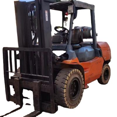 China Toyota FD50 de segunda mano de 5 toneladas con un peso de 5000 KG y buen trabajo en buenas condiciones en venta