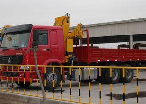 China Commercial Knuckle Boom Truck Crane , 6300kg Lifting Weight for sale
