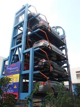 Cina Ascensore rotatorio verticale automatico dell'automobile con il comando a catena del motore in vendita