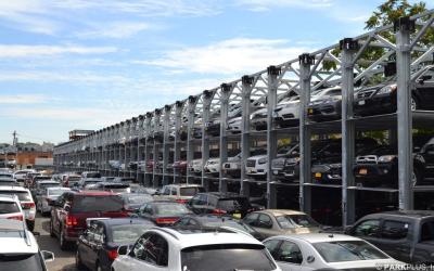 Cina elevatore idraulico dell'automobile 2000kg con il motore e le serrature di sicurezza a catena in vendita