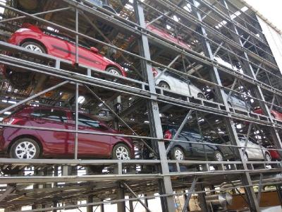 China Verticale meerdere wagens Capaciteit Hydraulische parkeerlift 50HZ Elektriciteit Te koop