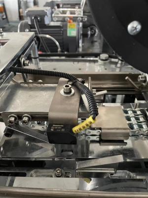 中国 2-16オンス紙コーヒーカップを作るための 90-100pcs/Min自動紙折りたたみ機械 販売のため