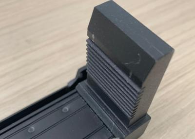 Cina Estrusioni solari di alluminio della struttura di ossidazione anodica in nero con lavorare di CNC in vendita