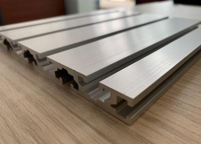Cina Un argento di alluminio di 6063 di T5 T della scanalatura profili dell'estrusione ha anodizzato 6000 serie in vendita