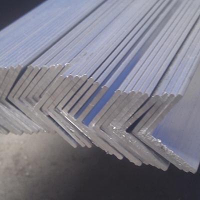 Cina estrusioni di alluminio di angolo di rivestimento del mulino 6063T5 con la muffa differente delle azione di dimensioni in vendita