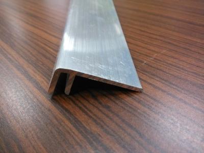Cina estrusioni di alluminio di angolo di rivestimento del mulino 6063T5 con la muffa differente delle azione di dimensioni in vendita