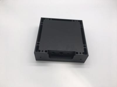 China Schwarzes anodisierte 4 teil-Einschließungs-Quadrat-Teile Achse CNC Bearbeitungs zu verkaufen