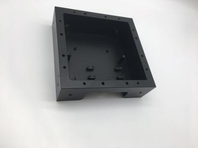 China Schwarzes anodisierte 4 teil-Einschließungs-Quadrat-Teile Achse CNC Bearbeitungs zu verkaufen