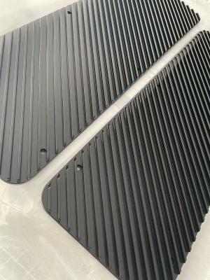China Op maat gemaakte zwarte geanodiseerde aluminium koelplaat voor energieopslagdoos Te koop