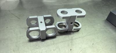 China Custom CNC Machined Aluminum Fixture Bracket with Anodized Finish for Beverage Machines and Industrial Automation Equipment | Precision 6061 / 6063 / 7075 Aluminum Mounting Components for sale