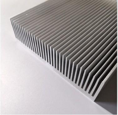 Cina Profili di alluminio del dissipatore di calore dello scambiatore di calore/invertitore per fulmine principale in vendita