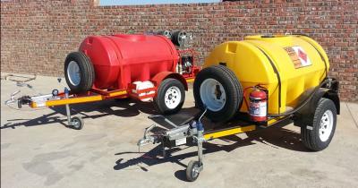 China 1Axle 1500 liters water tank trailer for sale/4 wheels water trailer tank/water tank semi trailer for sale
