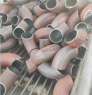 Cina Montaggi Buttweld En1092-1 di acciaio al carbonio del gomito senza cuciture da 90 gradi in vendita
