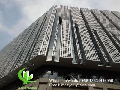 Cina pannelli di rivestimento di alluminio esterni di 2mm per le costruzioni, rivestimento di alluminio perforato in vendita