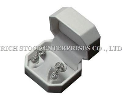 China leather jewellery box,leather box,Earring-T Flap Box for sale