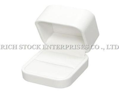 China Cajas blancas del cuero de la PU, caja de joyería, caja de cuero artificial del anillo en venta