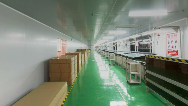 VR integration with interactive tables